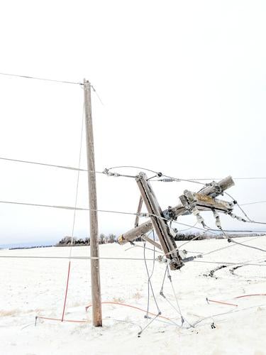 Barron Electric linemen travel to Minnesota to help restore power after ...