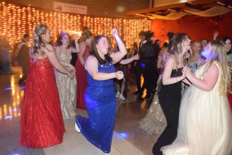 Spooner Junior Prom moments | Local | apg-wi.com