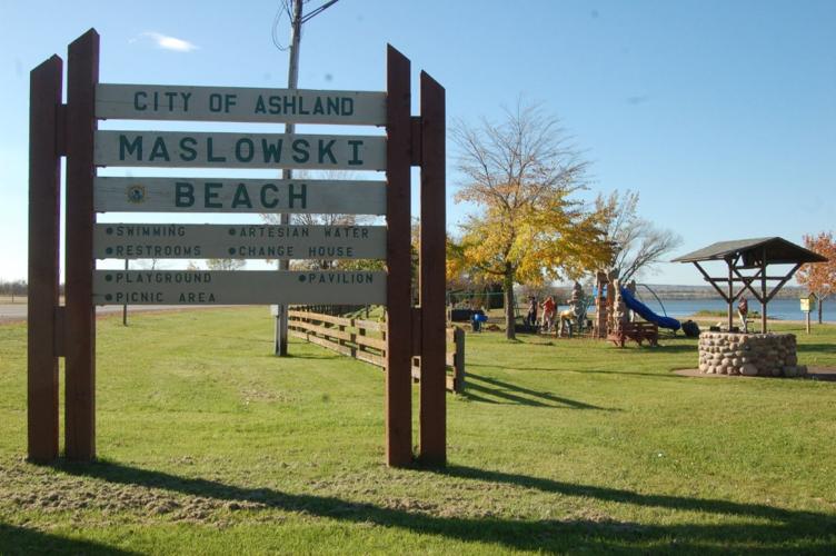 Maslowski Beach playground installation | Ashland Daily Press | apg-wi.com
