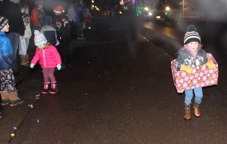 Scenes from Cameron's third annual lighted parade | Media | apg-wi.com