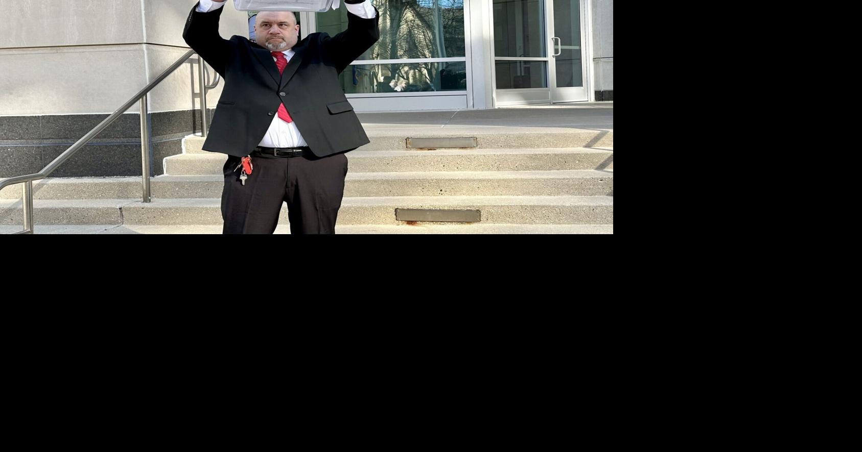 ‘Recall Vos’ organizers deliver signatures in effort to remove Assembly ...