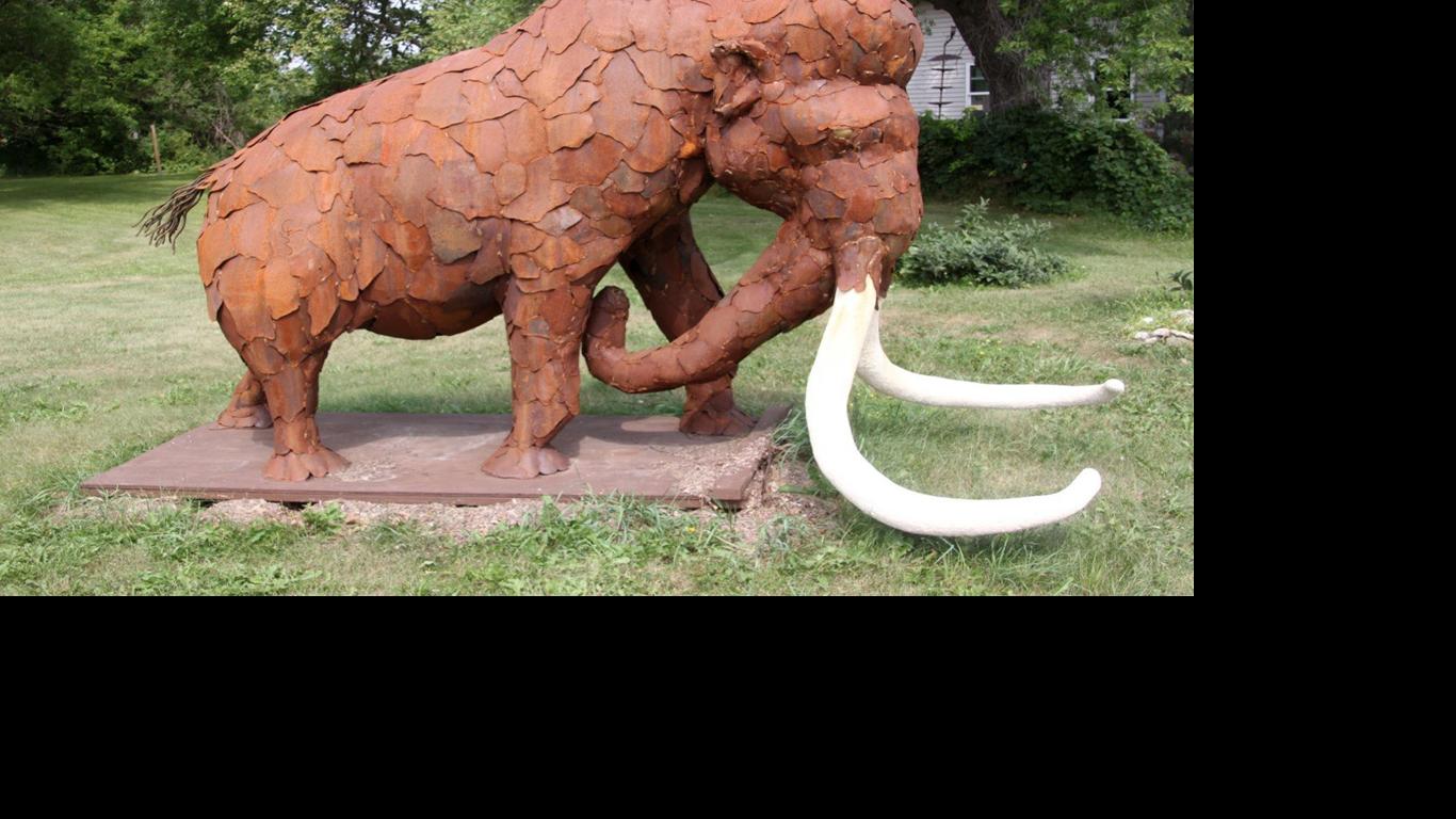 Mammoth sculpture coming to Lakeshore Drive | Subscriber | apg-wi.com