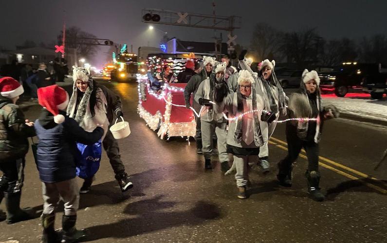 Scenes from Cameron's third annual lighted parade | Media | apg-wi.com