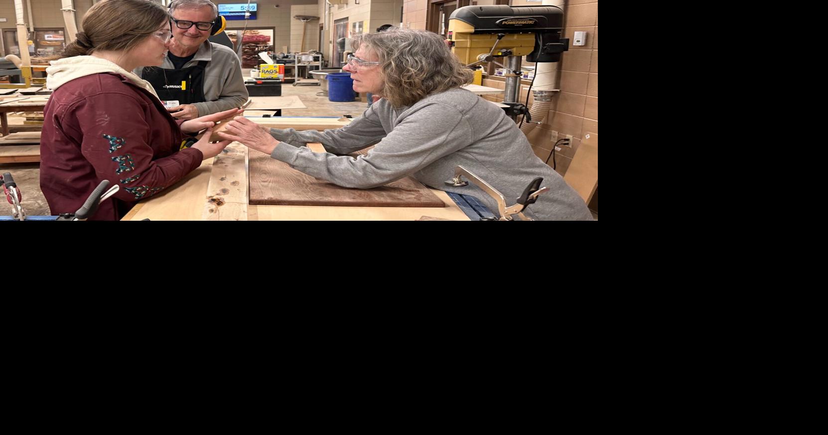 FeU class brings generations together | Local | apg-wi.com