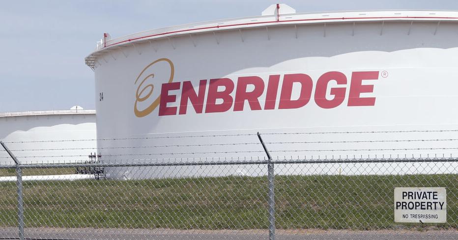 Enbridge pipeline spills 70,000 gallons of oil in Wisconsin | State And National | apg-wi.com
