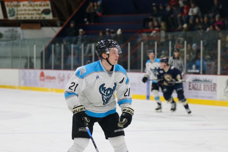 Widlund scores 5 in Windigo sweep | Ice Hockey | apg-wi.com