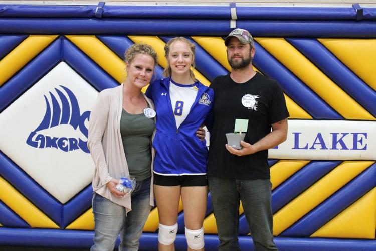 Laker volleyball team honors parents | Local | apg-wi.com