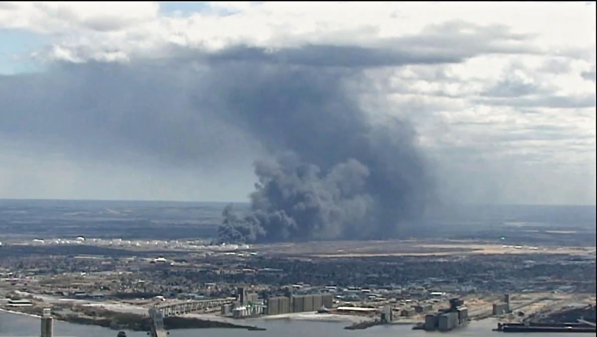 UPDATED: Fire that forced evacuations out at Superior refinery | Free ...