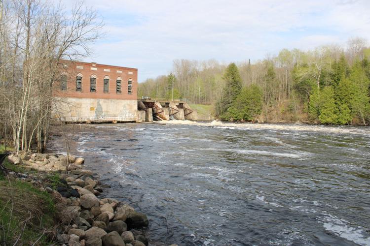 High water flow | Price County Review | apg-wi.com