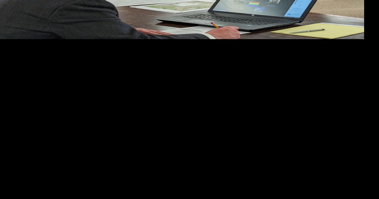 Washburn residents defend teacher, Queer Prom | Local | apg-wi.com