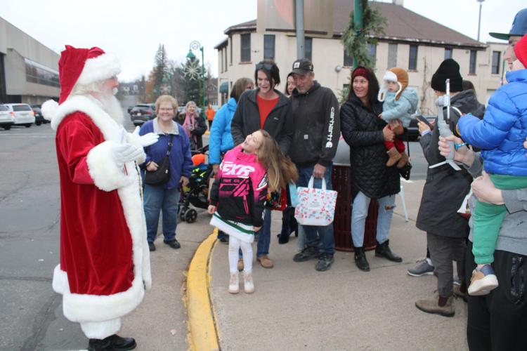 Santa comes to town! | Local | apg-wi.com