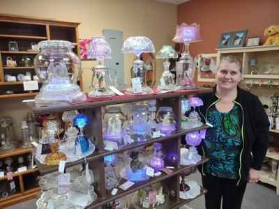 Washburn artists transform glass relics | Arts | apg-wi.com