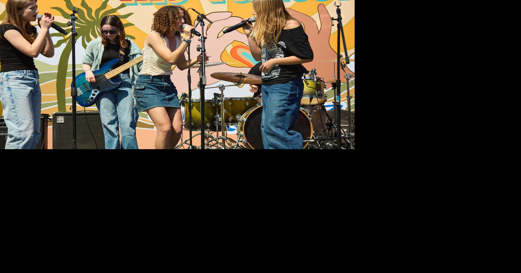 Venice Love Fest: Festival takes over Windward Plaza beneath iconic ...