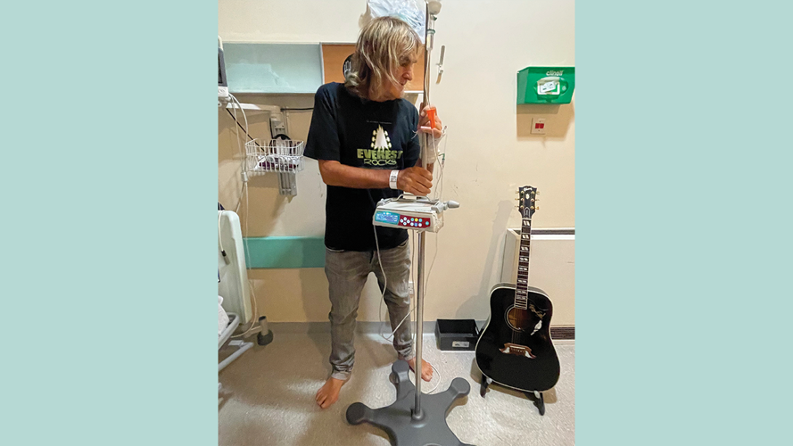 A Show of ‘Strength’: Mike Peters to greet fans with pier-to-pier ...