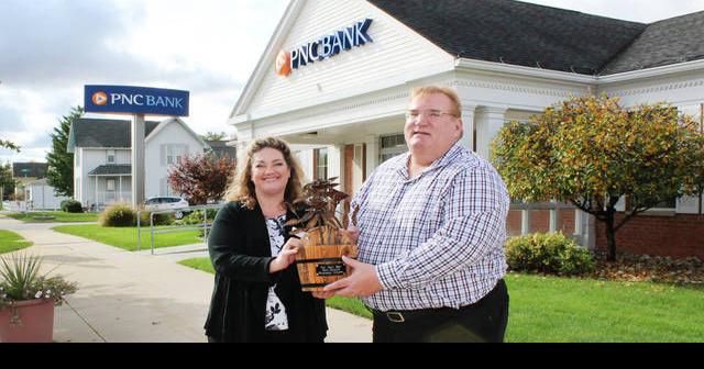Perry bank wins monthly city award | Local Business | argus-press.com