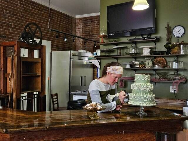 Jill Davis’ Drizzle Cakes and Bakes to take over former Sosumi Sushi ...