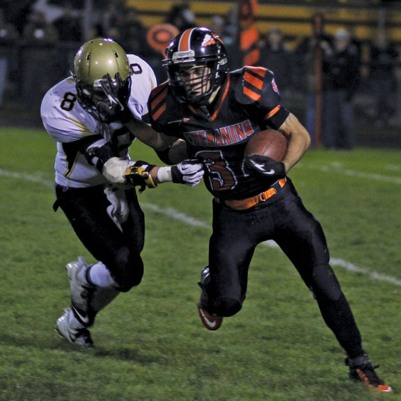 BATTLE FOR THE OLD MMB TROPHY | Chesaning | argus-press.com