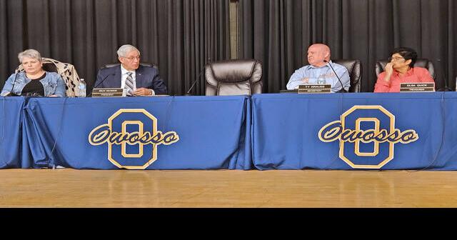 Owosso School Board holds off on seeking external candidates for super ...