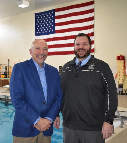 Honoring alumni service | Education | argus-press.com