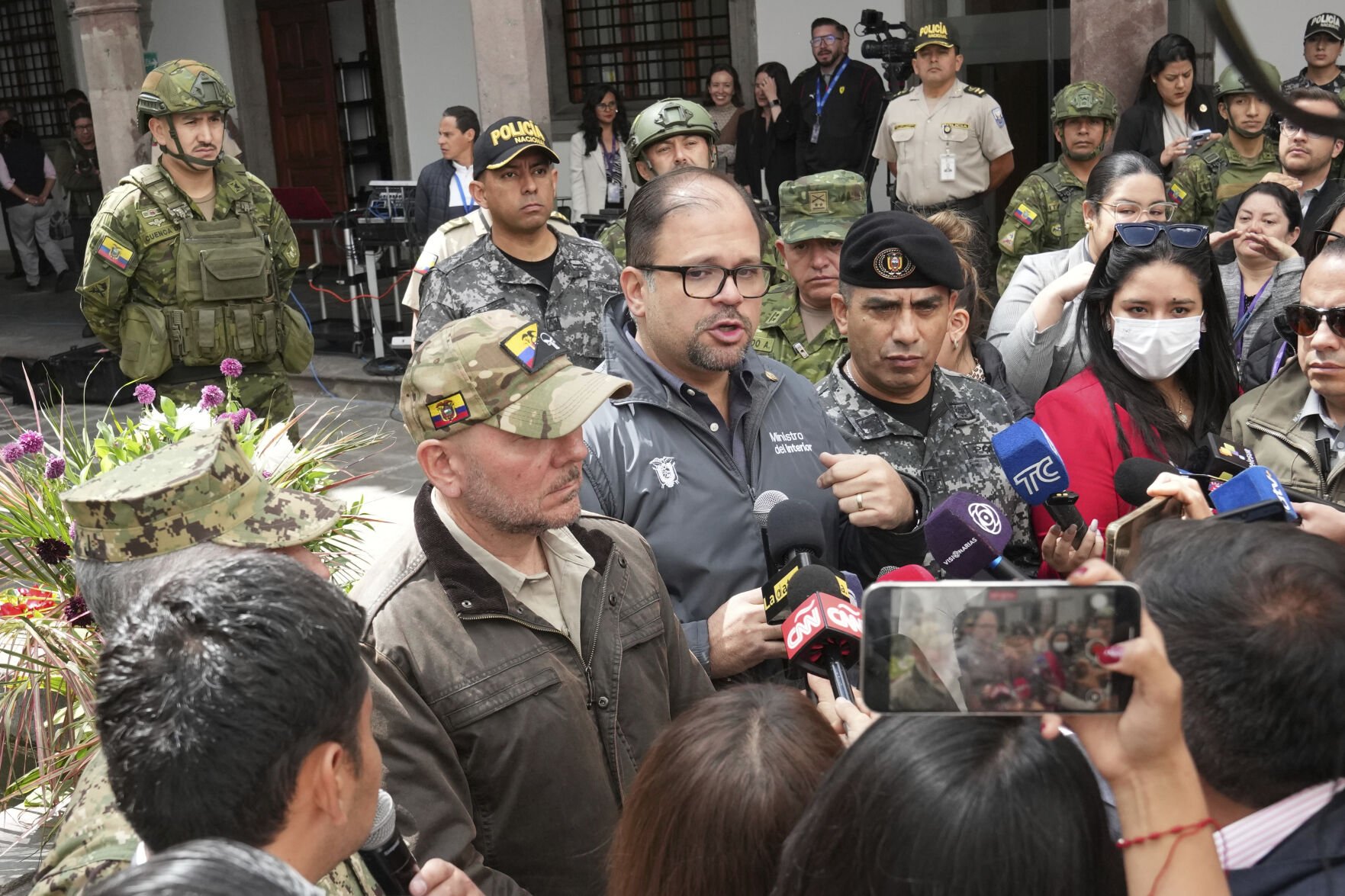 Ecuador Gang Leader Ministers | World News | argus-press.com