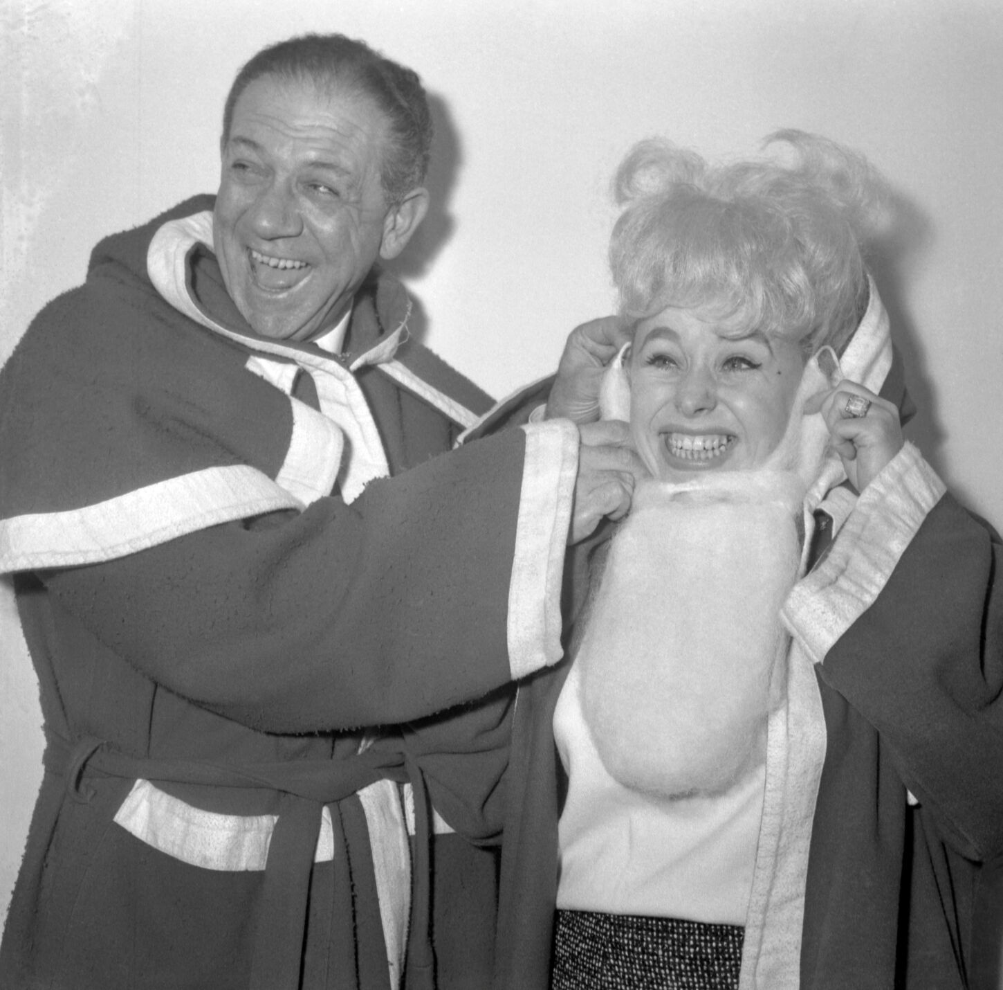 Britain Sid James Barbara Windsor 1963 | World News | argus-press.com