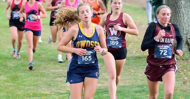 Crandell follows in sister’s footsteps, wins Argus-Press Girls Cross ...