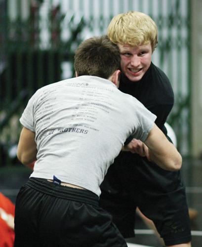 INDIVIDUAL WRESTLING PREVIEW: New Lothrop's Perrin aims for second ...