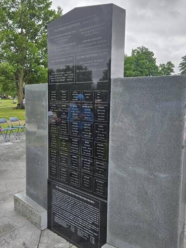 Vernon honors WWII veterans, dedicates monument at Greenwood Cemetery ...