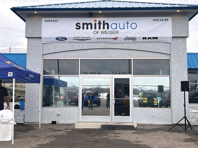 Smith Auto greets the local community | | argusobserver.com