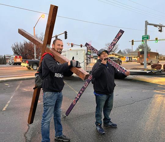 Man carrying life-size cross aims to start a revival | Local News ...
