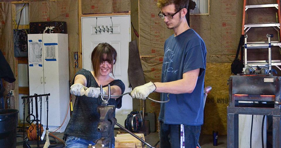 Students forge art for Robert Manwill auction | News | argusobserver.com