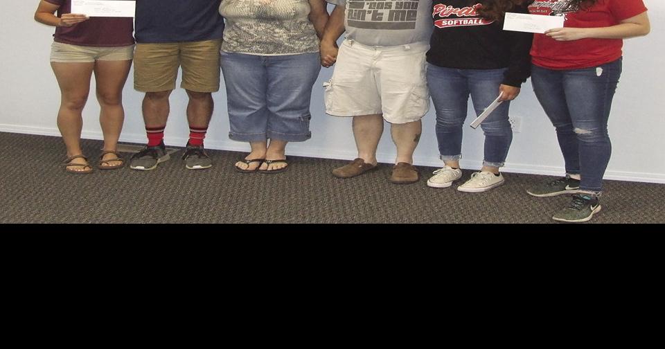 Bobbie Davis awards go to 6 | Sports | argusobserver.com