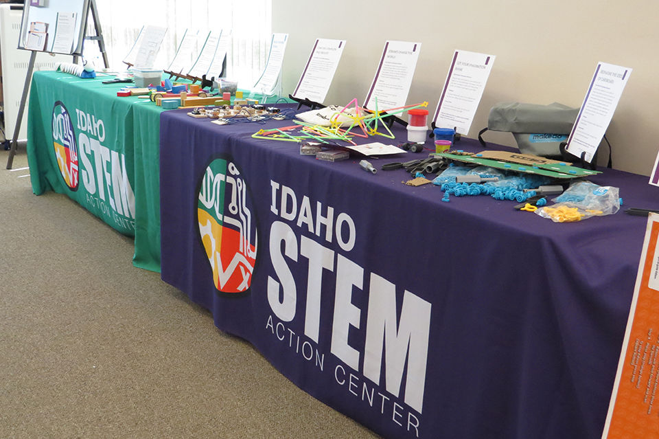 Library takes role in STEM outreach | News | argusobserver.com