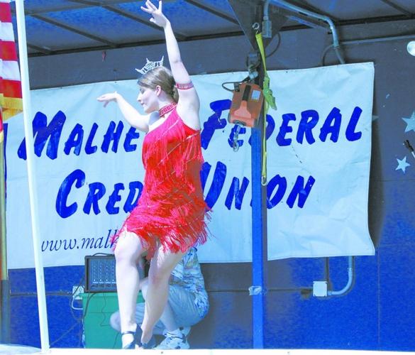 Showing off wares | Local News | argusobserver.com