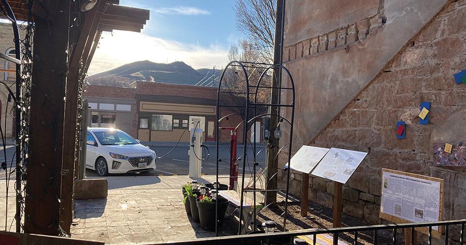 Foundation President: first year of EV charging station in Vale a ...