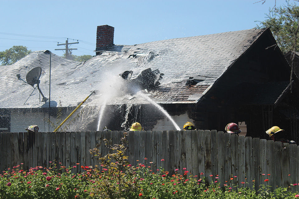 Home a total loss: 3 of 5 family members who were home escaped fire ...