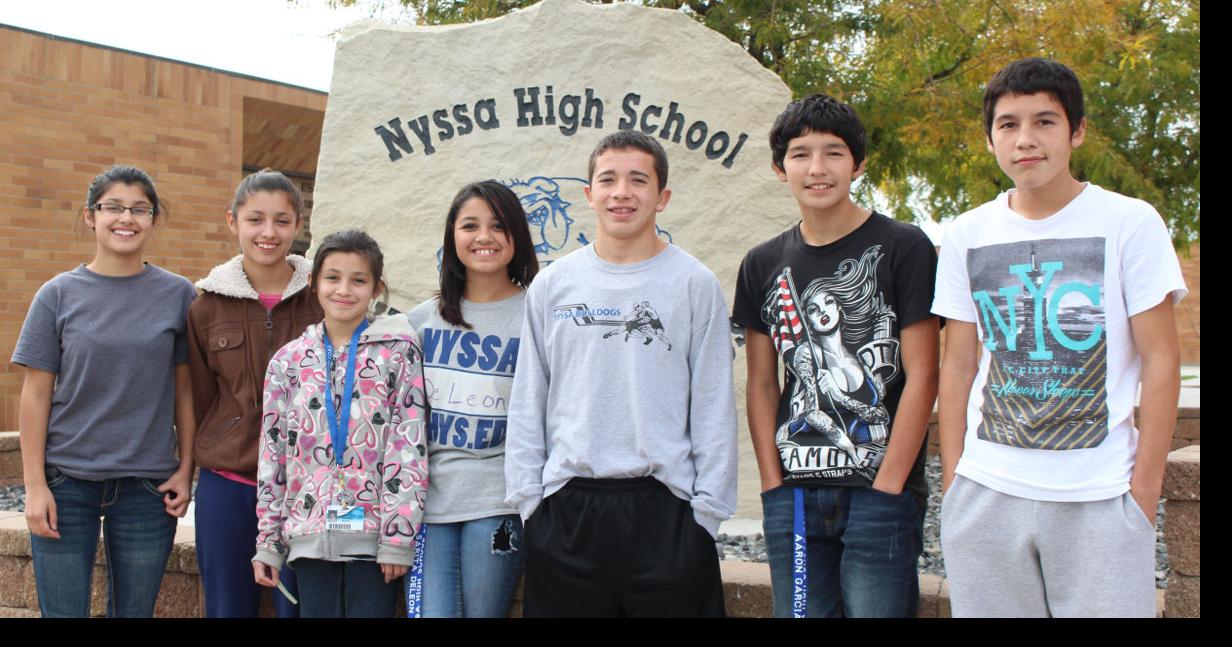 A family dynamic: The Deleons carry a sports legacy through the halls ...