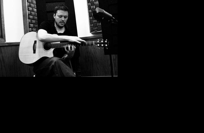 Jon Dennis performs this week for singer-songwriter concert series ...