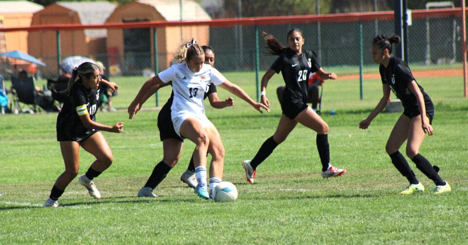 Chukars soccer teams split games with Wenatchee | Local Sports ...