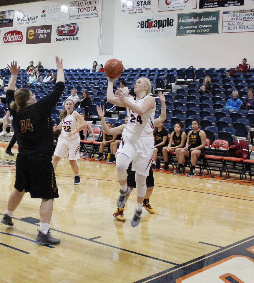 Despite turnover problems, Lady Chuks topple Yakima 89-75 | Local ...