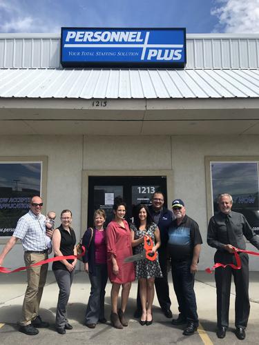 Personnel Plus gets Chamber welcome | News | argusobserver.com