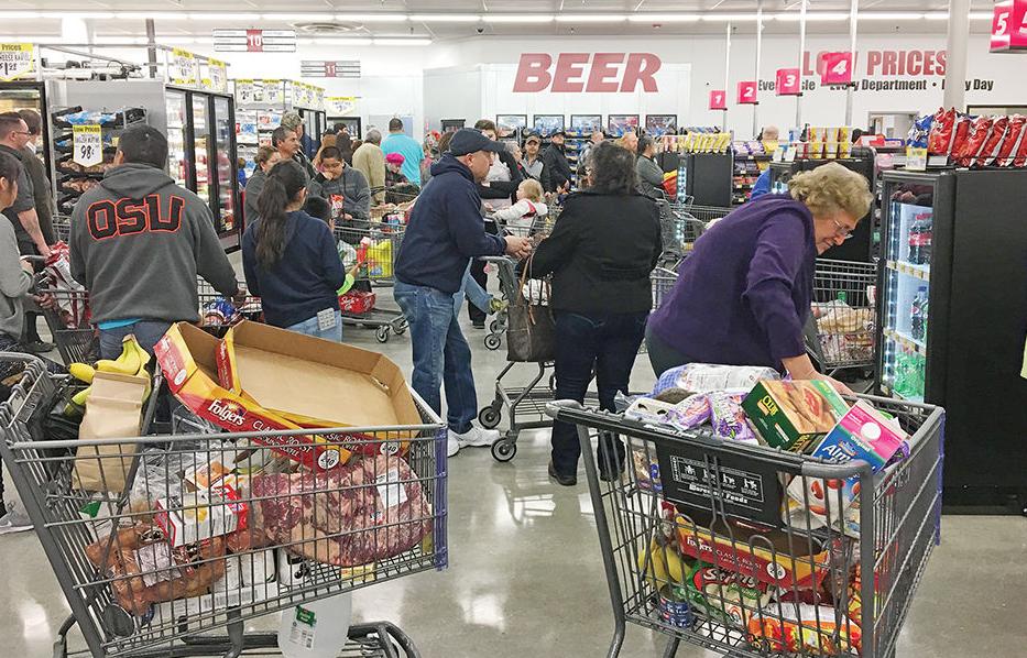 Grocery store’s grand opening draws crowd | Local News | argusobserver.com