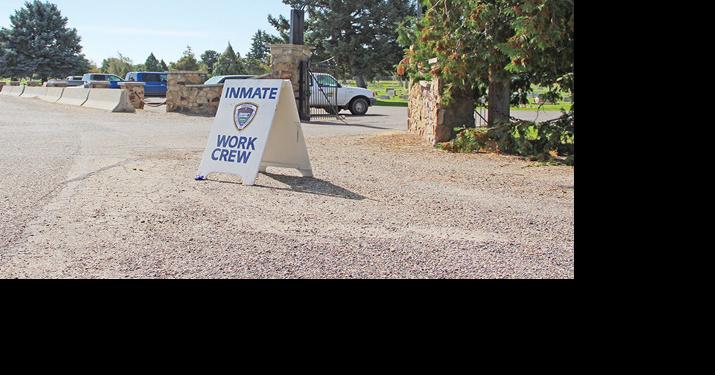 Inmate work crew helps keep cemetery pristine | Local News ...