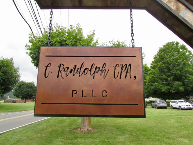 Cindy Randolph cuts ribbon with the Chamber and celebrates new location ...