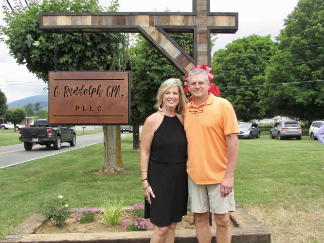 Cindy Randolph cuts ribbon with the Chamber and celebrates new location ...