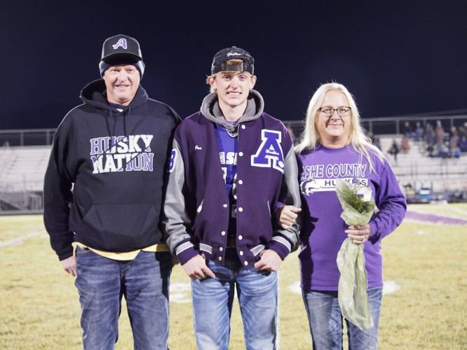 Football, cheer and band seniors honored at last home game | Sports ...