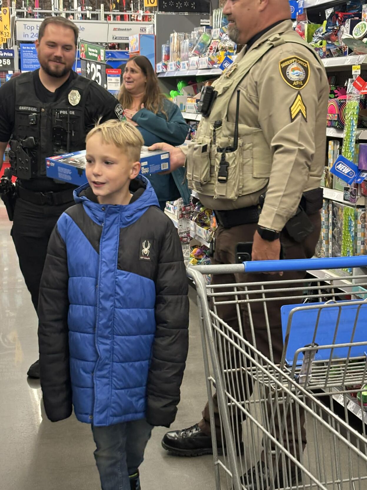Christmas With Cops provides holiday shopping spree for 12 local ...