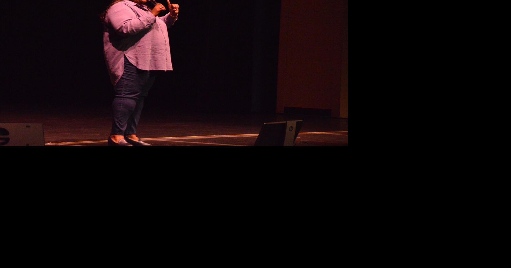 Karen Mills and Tara Brown keep the audience smiling | Arts And ...