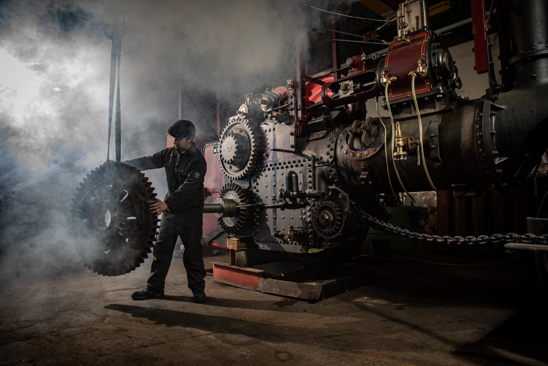 Engineer spends two years restoring a 100-year-old steamroller ...