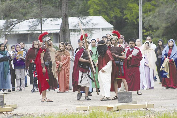 Good Friday procession travels through Hamburg | News ...